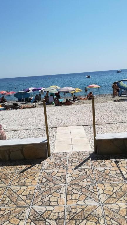 ΕΝΟΙΚΙΑΖΟΜΕΝΑ ΔΩΜΑΤΙΑ ΛΕΠΤΟΚΑΡΥΑ ΠΙΕΡΙΑΣ "GEORGE ROOMS" ΚΑΛΑΜΑΡΑΣ ...